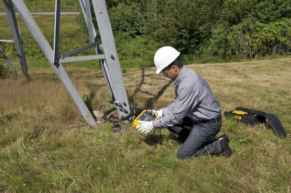 Methods of photovoltaic arrays for ground connection: EGC and WEEBs